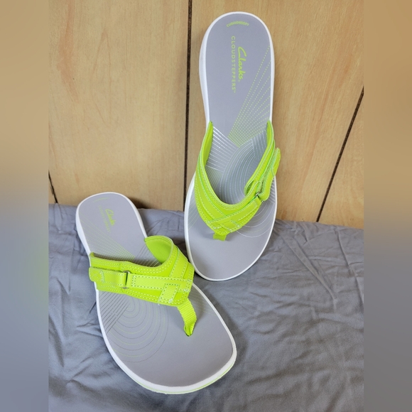 Clarks | Shoes | Clarks Breeze Sea Flip Flops In Lime Color | Poshmark